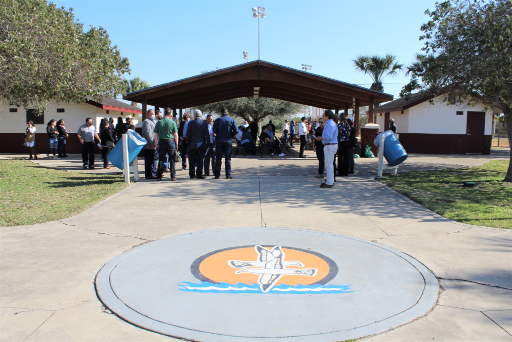 COVERED BASKETBALL COURT AT PEDRO "PETE" BENAVIDES COUNTY PARK IN ...